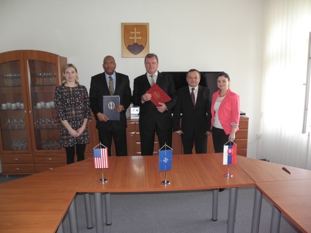 Podpísanie Memoranda o porozumení v oblasti obrannej štandardizácie